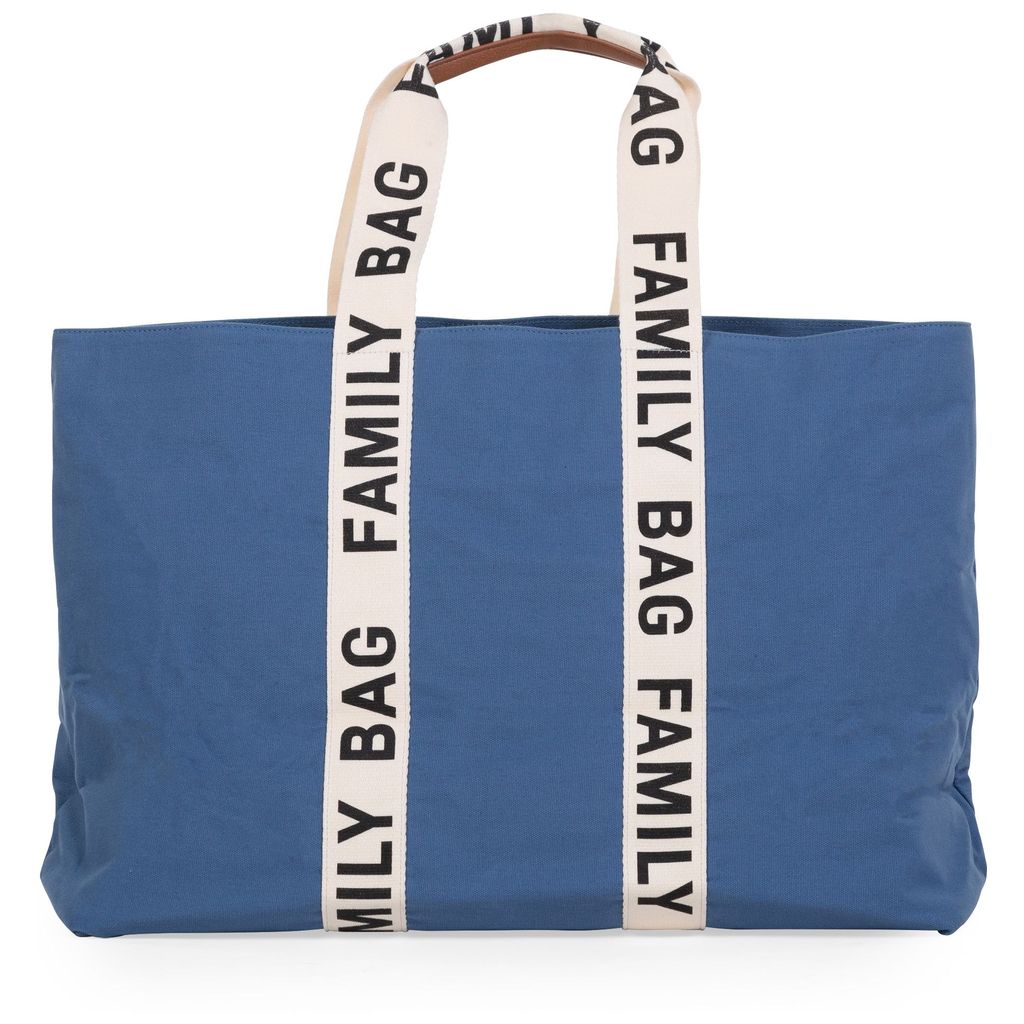 Practical Childhome Family Bag Signature for the whole family